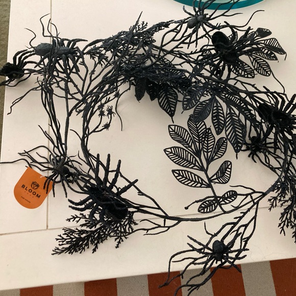 Holiday | Nwt 64 Feet Of Black Halloween Garland Or Centerpiece Spooky ...